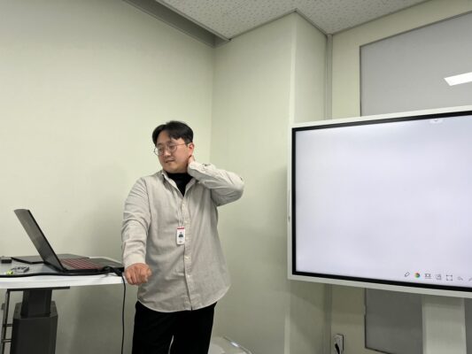 Hyun Kim gave a talk on "Detecting and quantifying causal associations in large nonlinear time ...