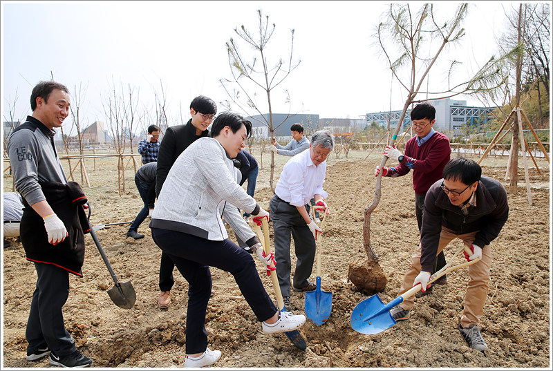 IBS Hosts First Community Work Day Event